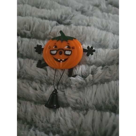 JACKSON | Jewelry | Vintage Halloween Jack Olantern Dancing Pull String ...